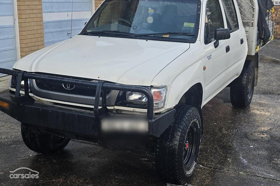 2001 Toyota Hilux Manual 4x4 MY02 Dual Cab